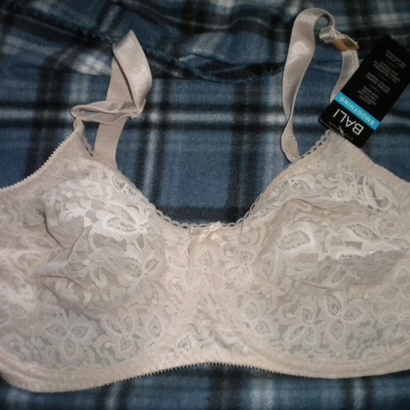 Bali | Intimates & Sleepwear | Bali Comfort U Lace N Smooth Seamless ...